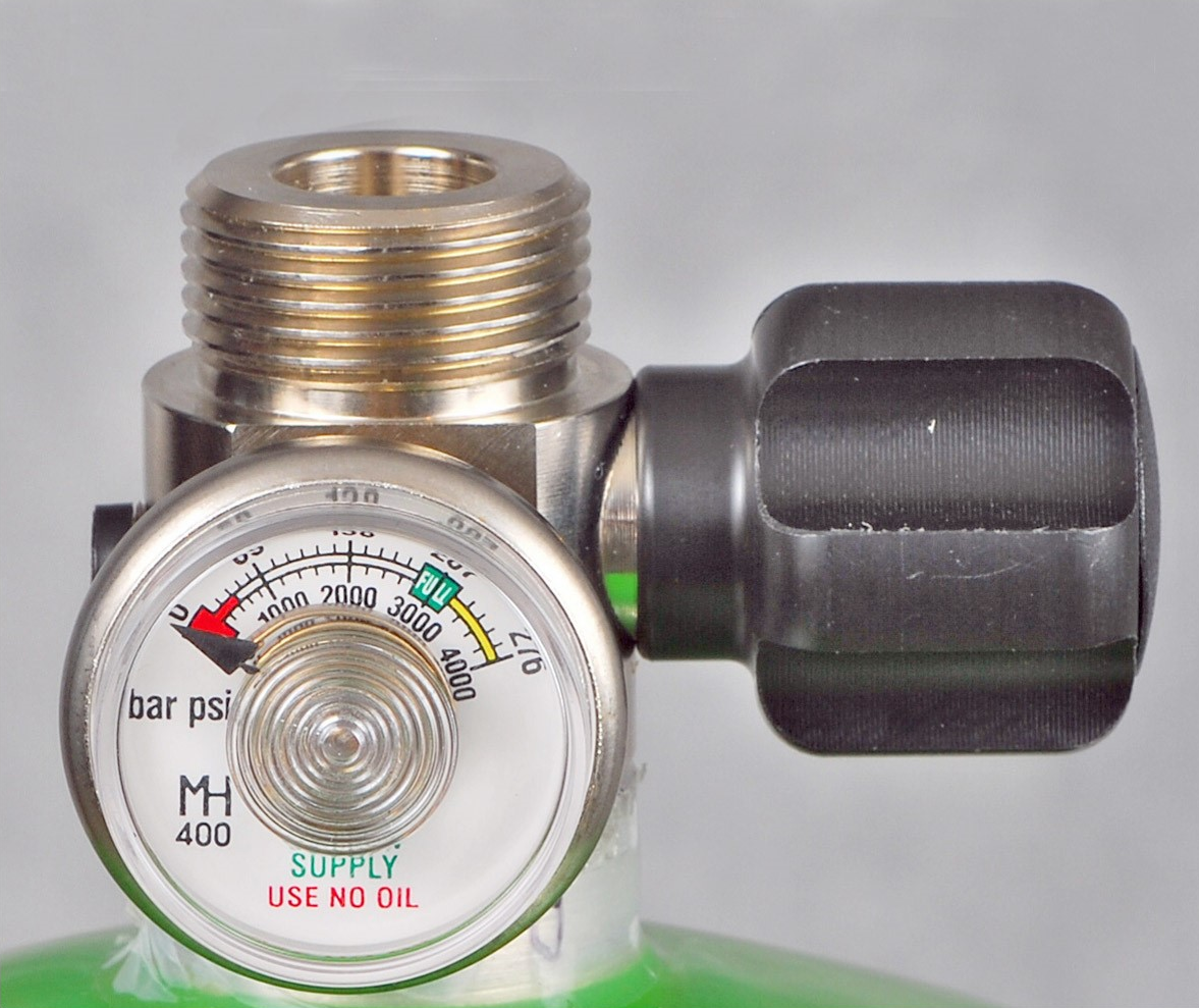 DIN-477 Regulator with gauge